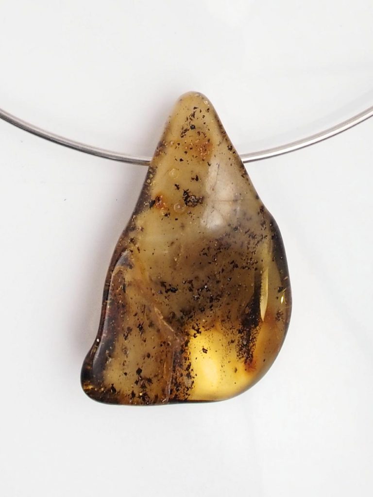 Chihlimbar: semnificații și proprietăți ale pietrei soarelui - Metaphora